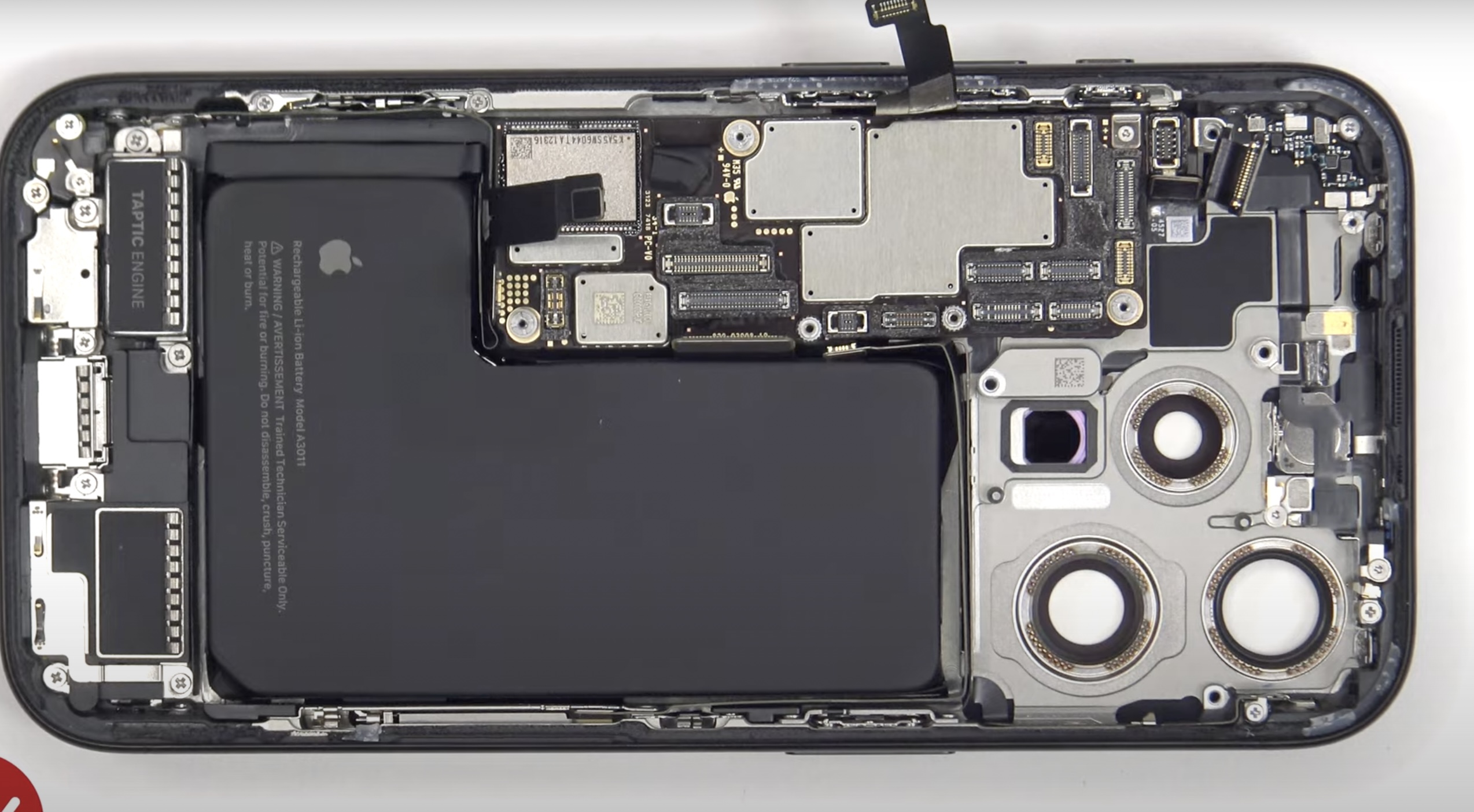 "Mổ xẻ" phần cứng bên trong iPhone 15 Pro, lộ chip A17 Pro - TechTimes.vn