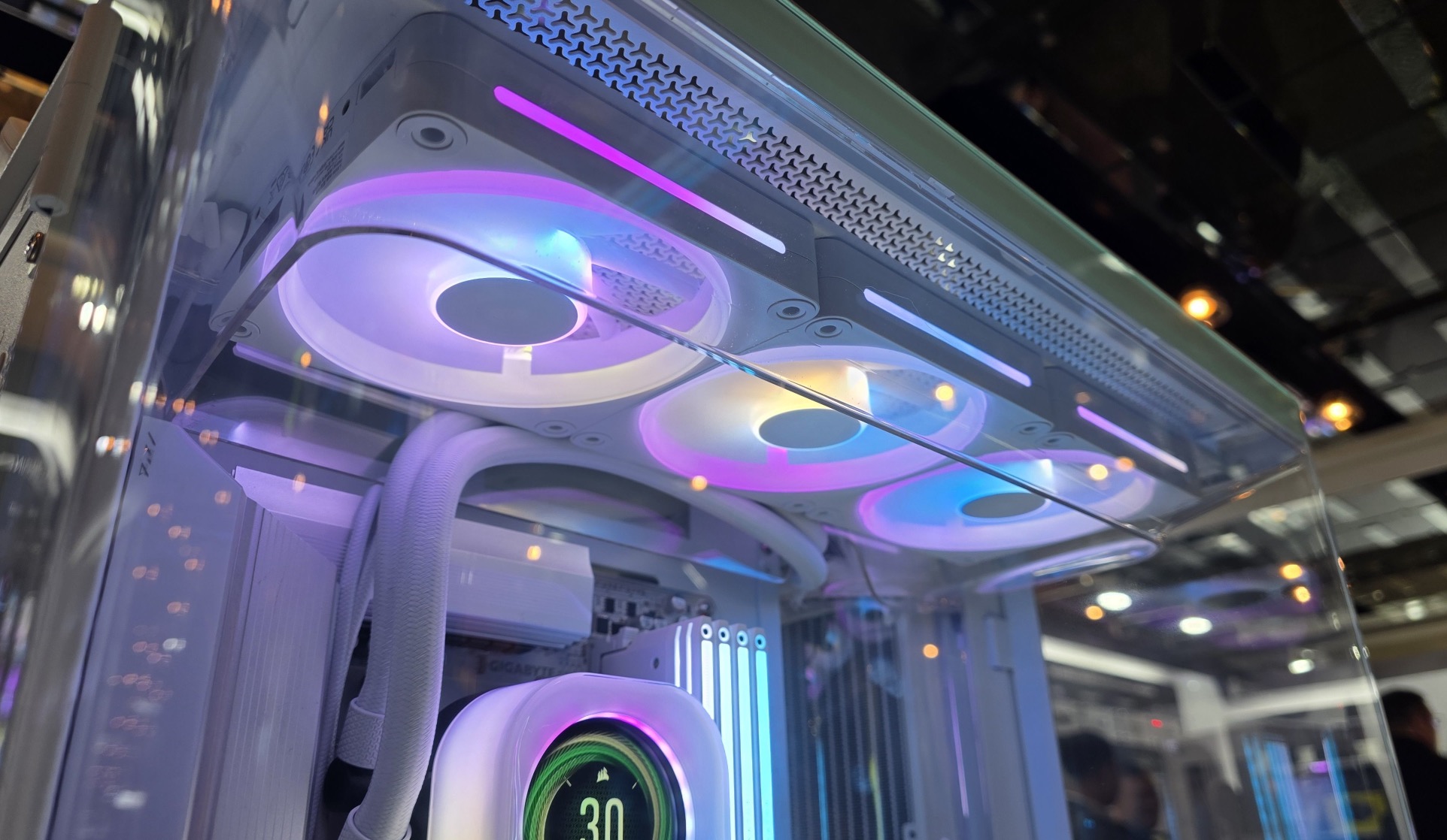 COMPUTEX 2025: CORSAIR giới thiệu loạt sản phẩm sáng tạo hỗ trợ GPU ...